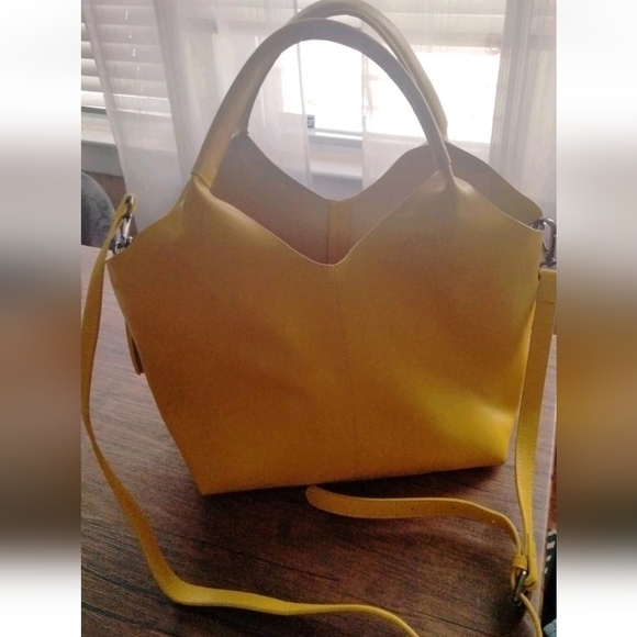 Veggani | Bags | Nwot Veggani Vegan Leather Yellow Crossbody Slouch ...
